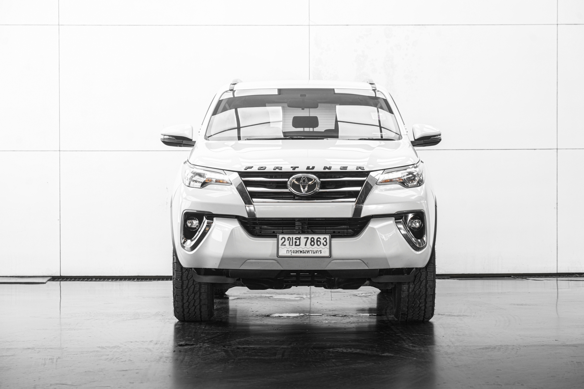 Car4Sure - 2019 TOYOTA FORTUNER 2.4 V